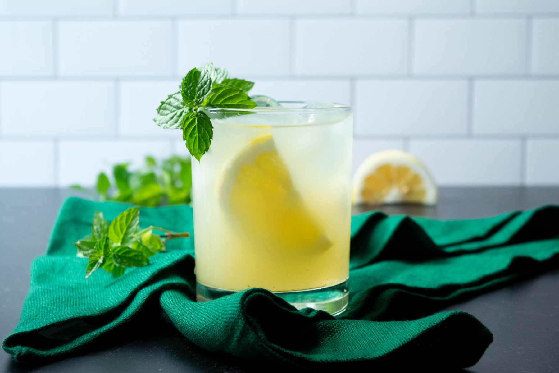 Gin Honey Bee with Lemon and Herb Infused Gin : Jawns I Cooked