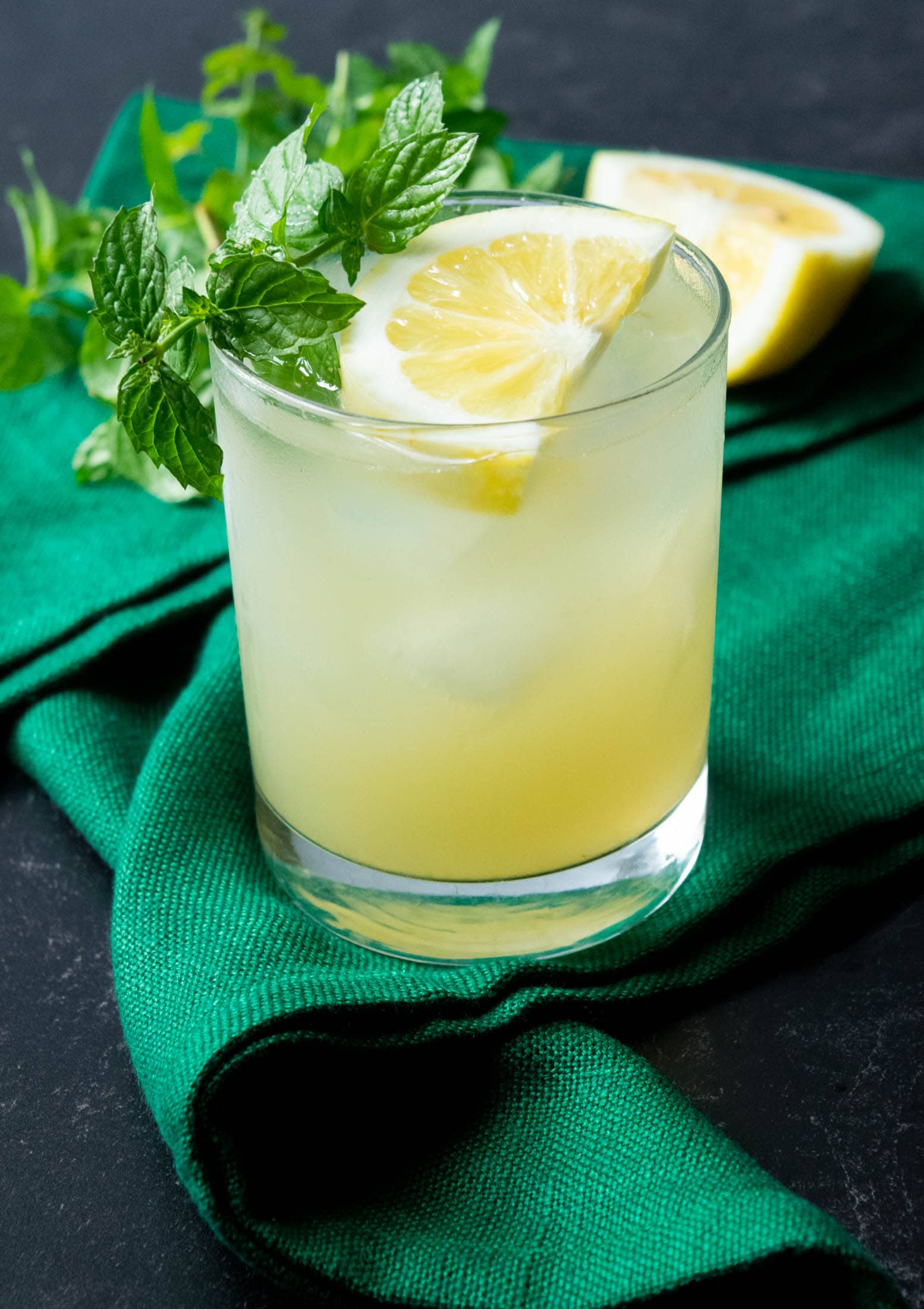 Gin Honey Bee with Lemon and Herb Infused Gin : Jawns I Cooked