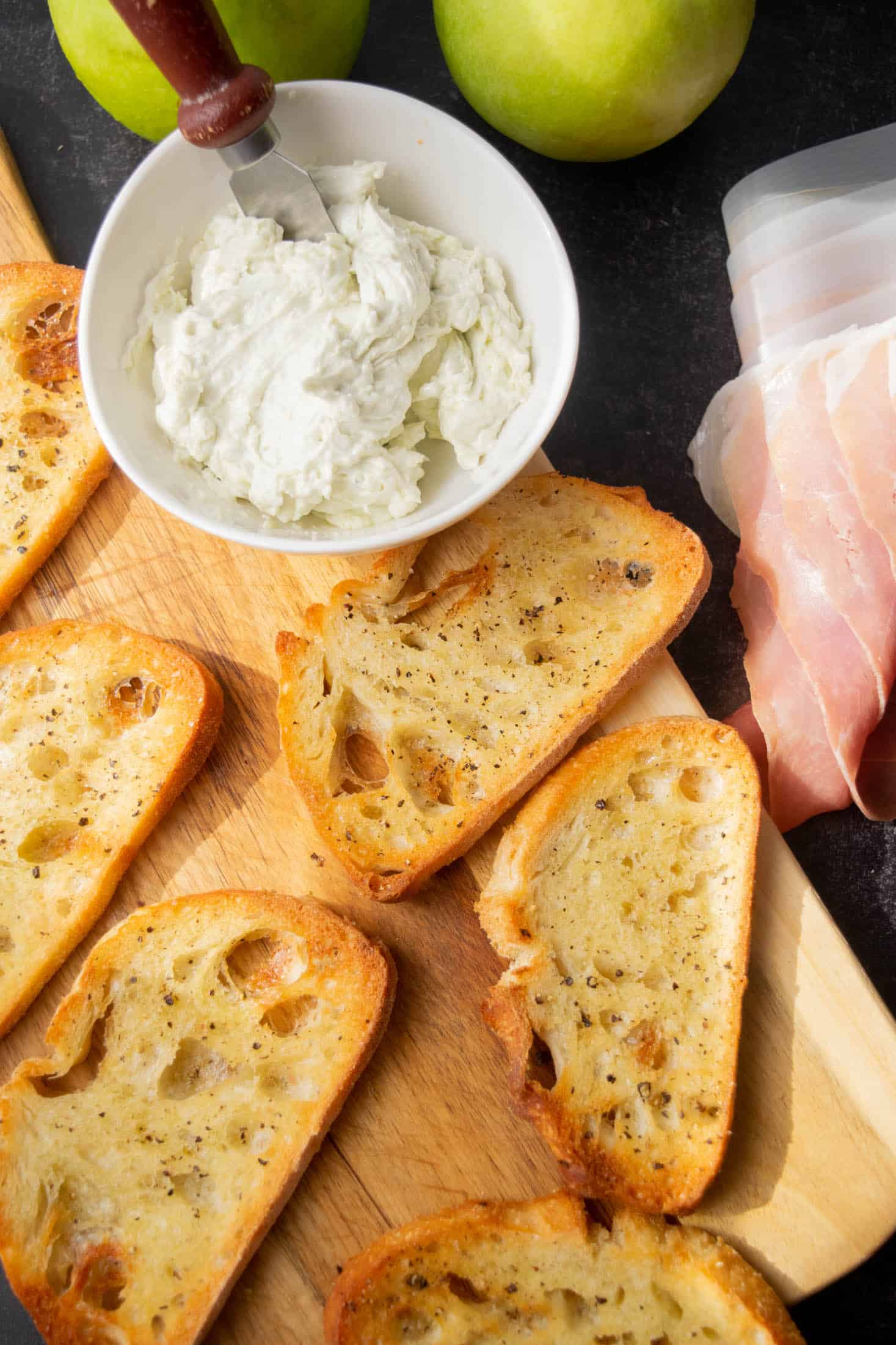 Whipped Blue Cheese Crostini with Apple and Prosciutto : Jawns I Cooked