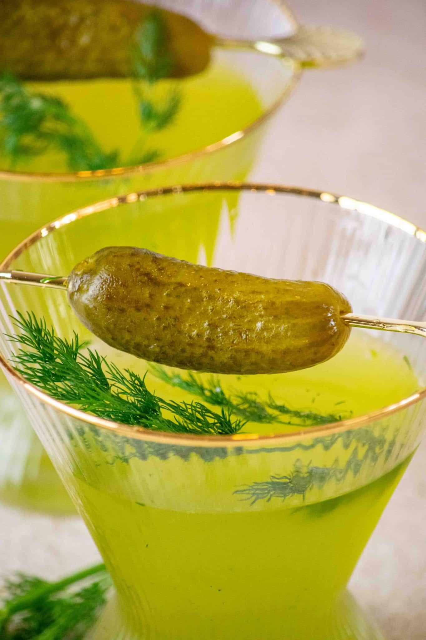 How to Make a Dirty Dill Pickle Martini : Jawns I Cooked
