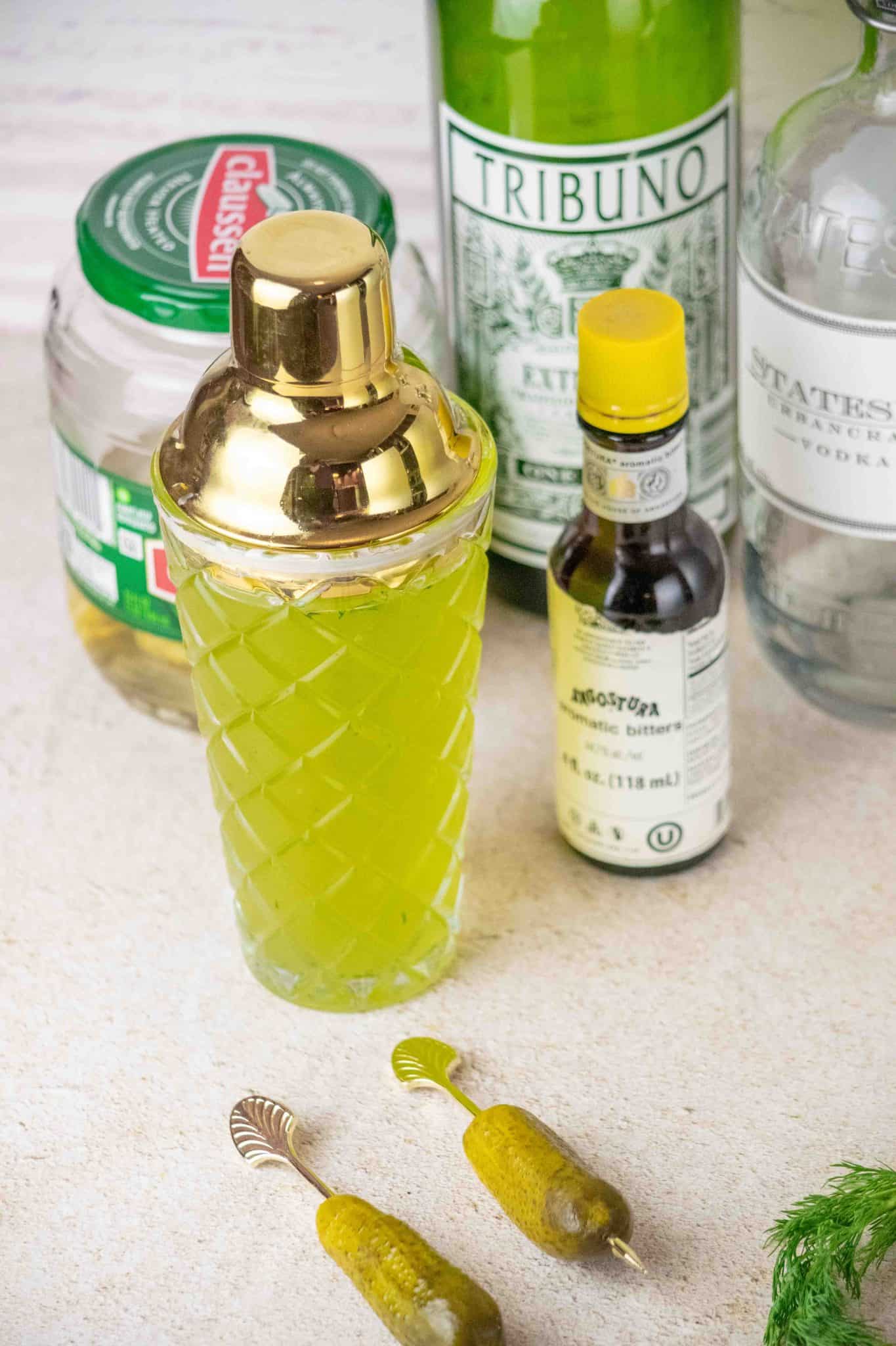 How to Make a Dirty Dill Pickle Martini : Jawns I Cooked