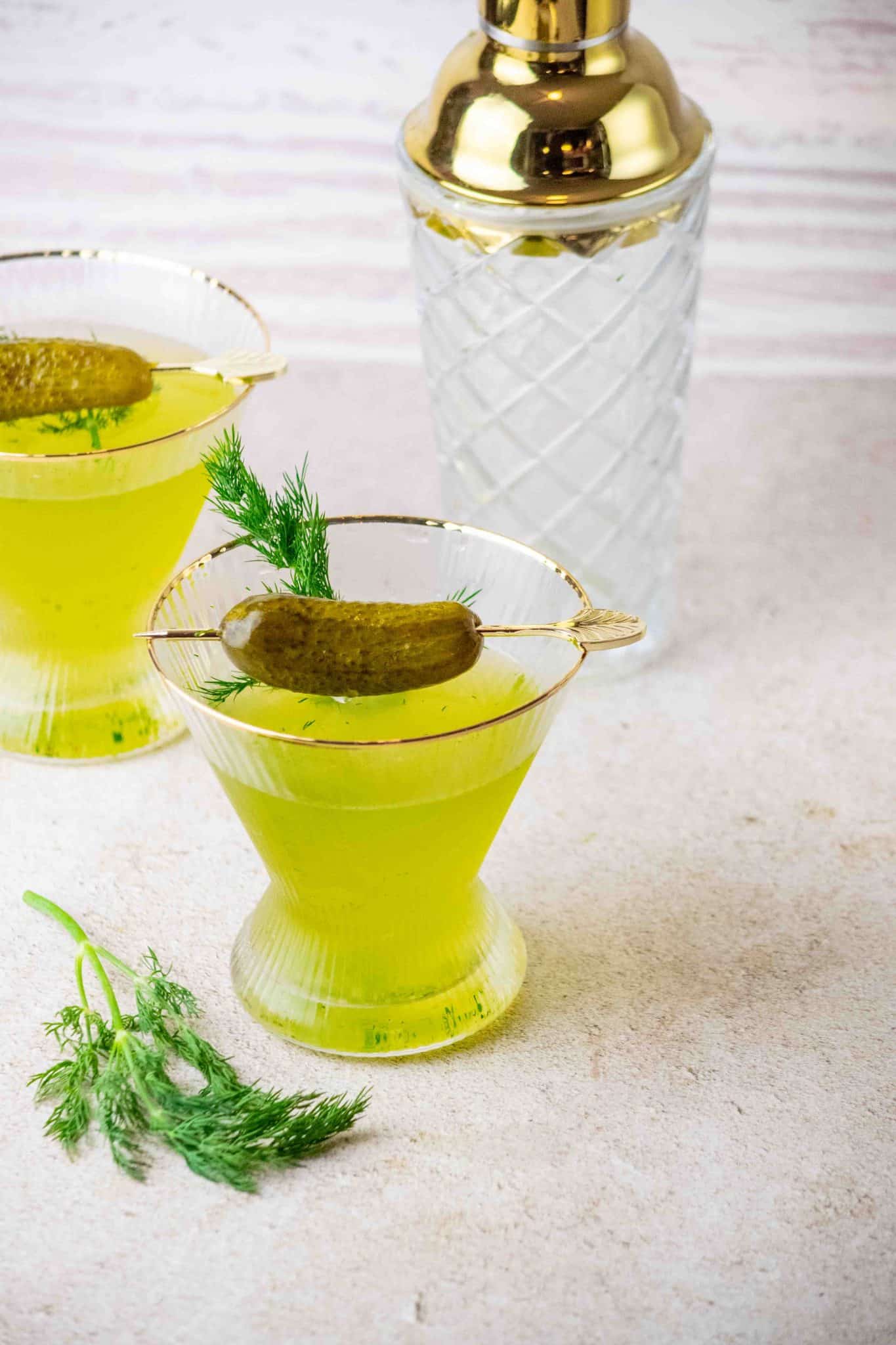 How to Make a Dirty Dill Pickle Martini : Jawns I Cooked