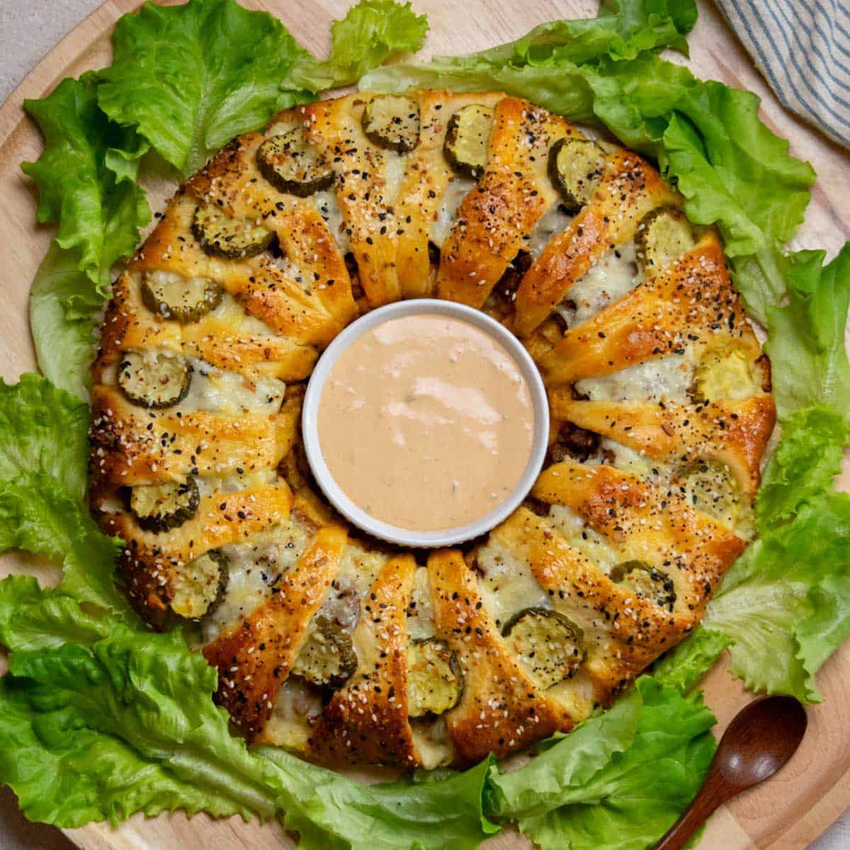 Ground Beef Crescent Roll Recipe: Cheeseburger Crescent Ring : Jawns I ...